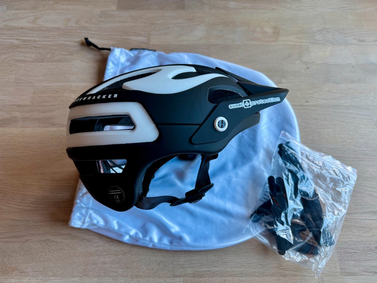 Sweet Protection Bushwacker 22 sykkelhjelm | FINN-torget