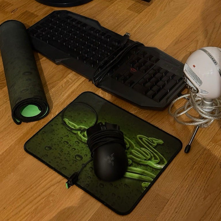 Gaming utstyr: Razer Deathadder & Musematte, Trust Gamingtastatur, Blue ...