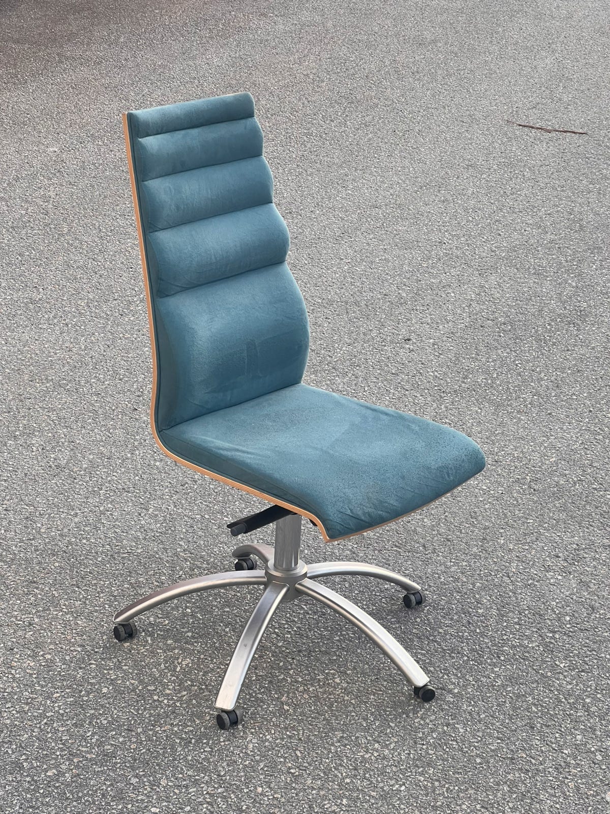 Møteromsstoler med hjul og tilt (Enda mer redusert pris) | FINN-torget