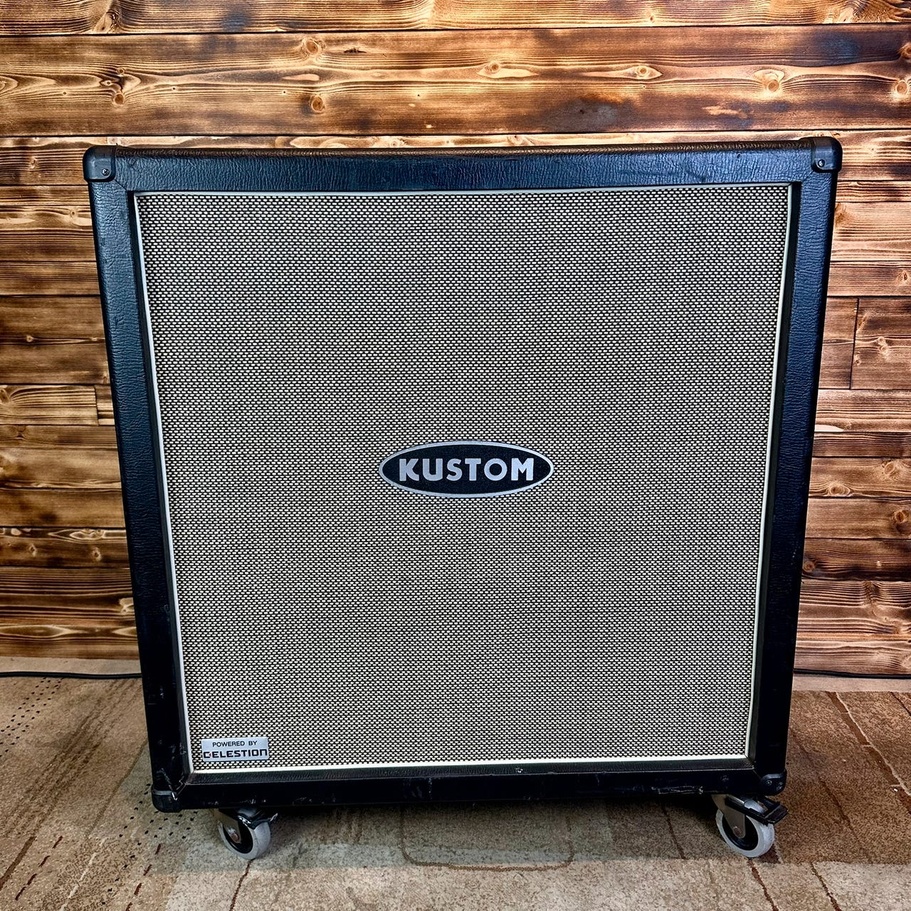Kustom Q412B 4x12 Guitar Cabinet – Robust og Spilleklart! | FINN-torget