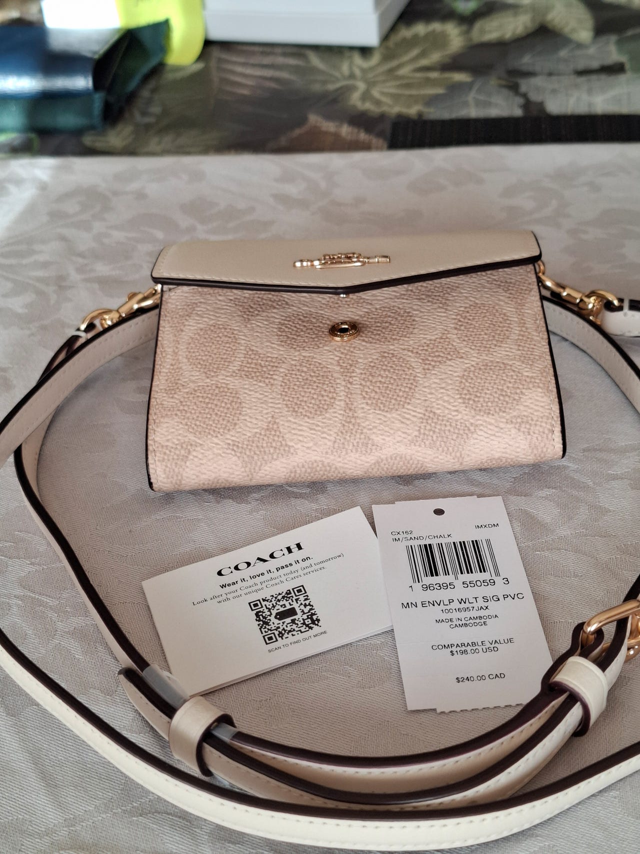Coach Mini Envelope Wallet with strap | FINN-torget