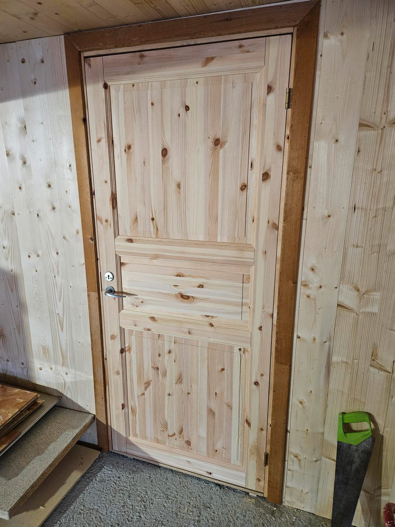 Ny furu fyllingsdør selges med karm,karmbunn passer for bad men,kan ...