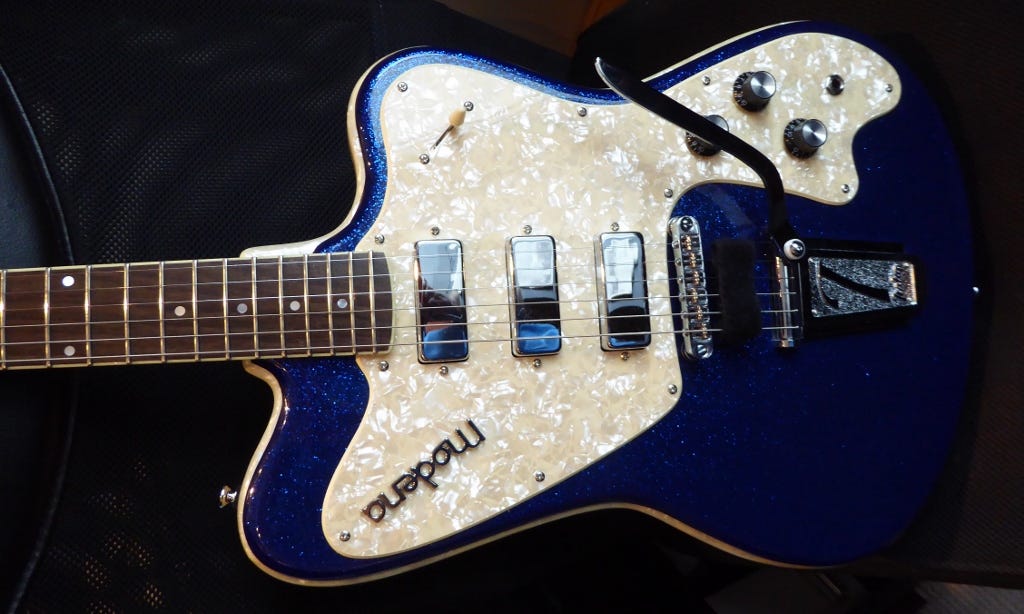 Italia Modena, Blue Sparkle | FINN-torget