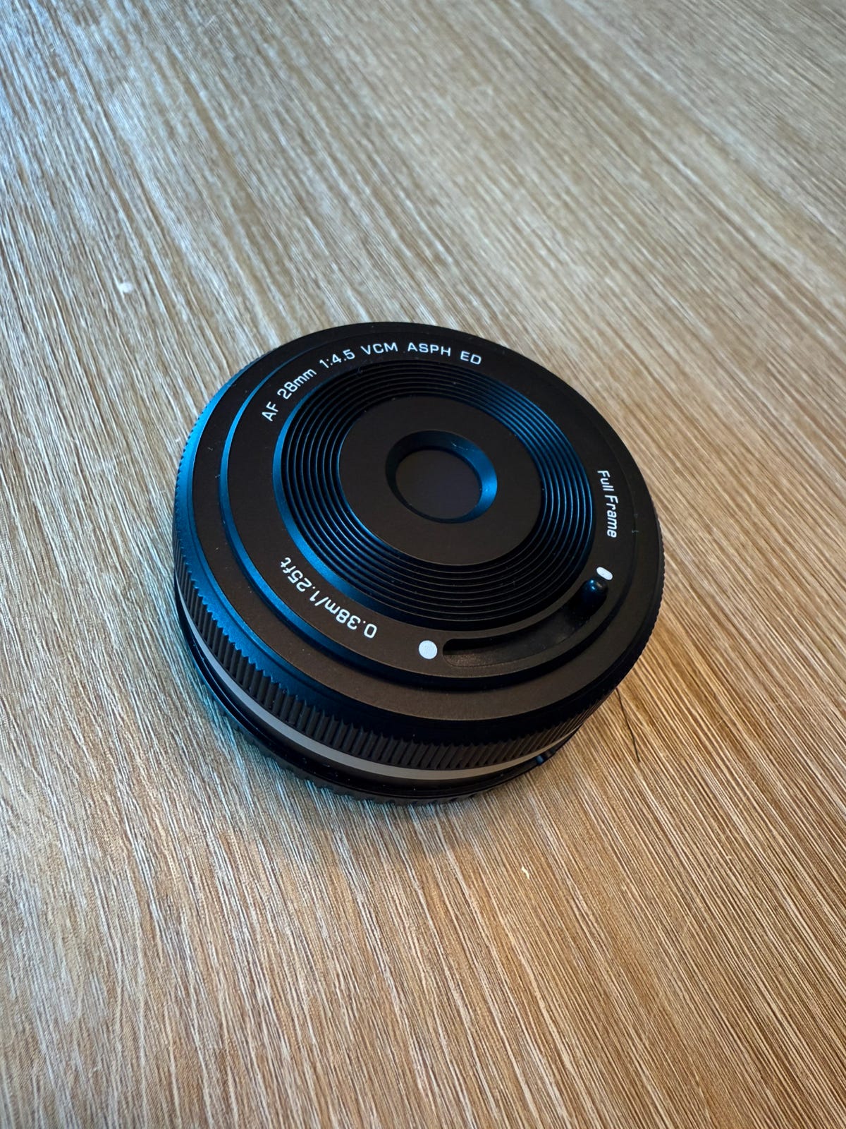 Viltrox 28mm f4.5 (pancake, chip lens) Sony E-Mount | FINN-torget