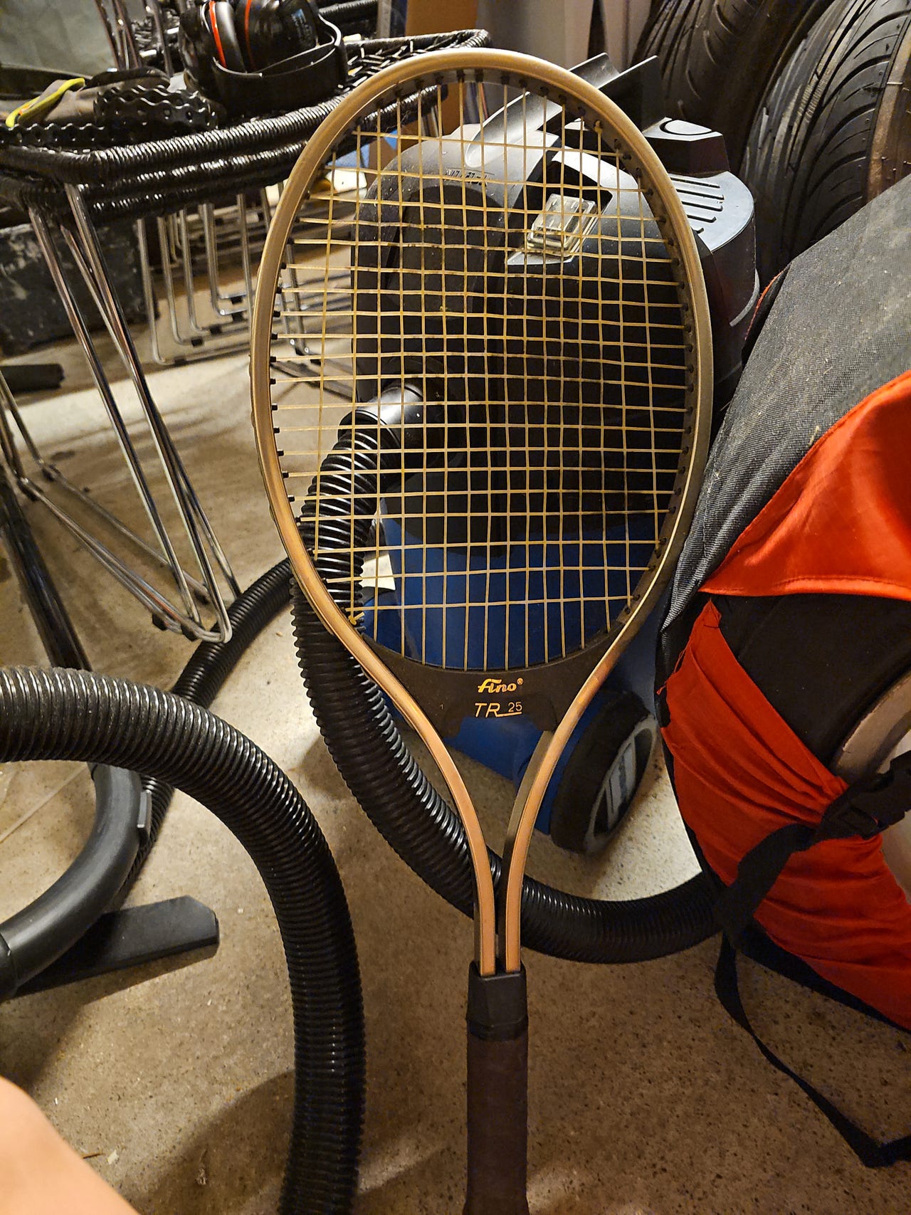 Tennis racket gis bort | FINN-torget