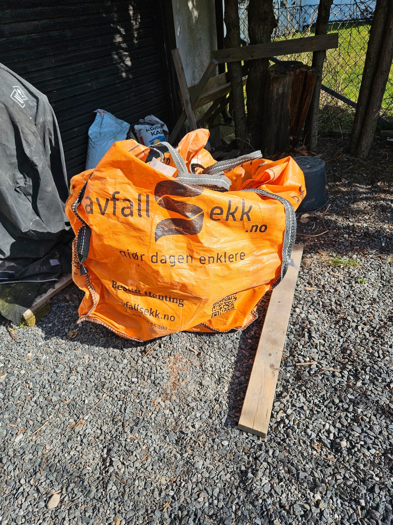 Standard avfallsekker 3 stk gis bort mot henting | FINN-torget