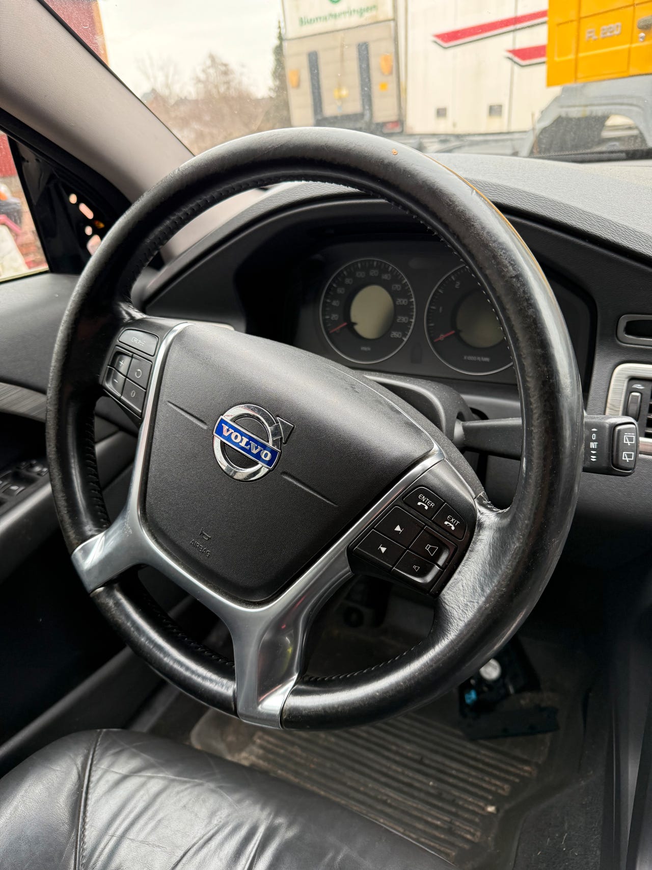 Ratt m/airbag til Volvo V70 / XC70 / XC60 | FINN-torget