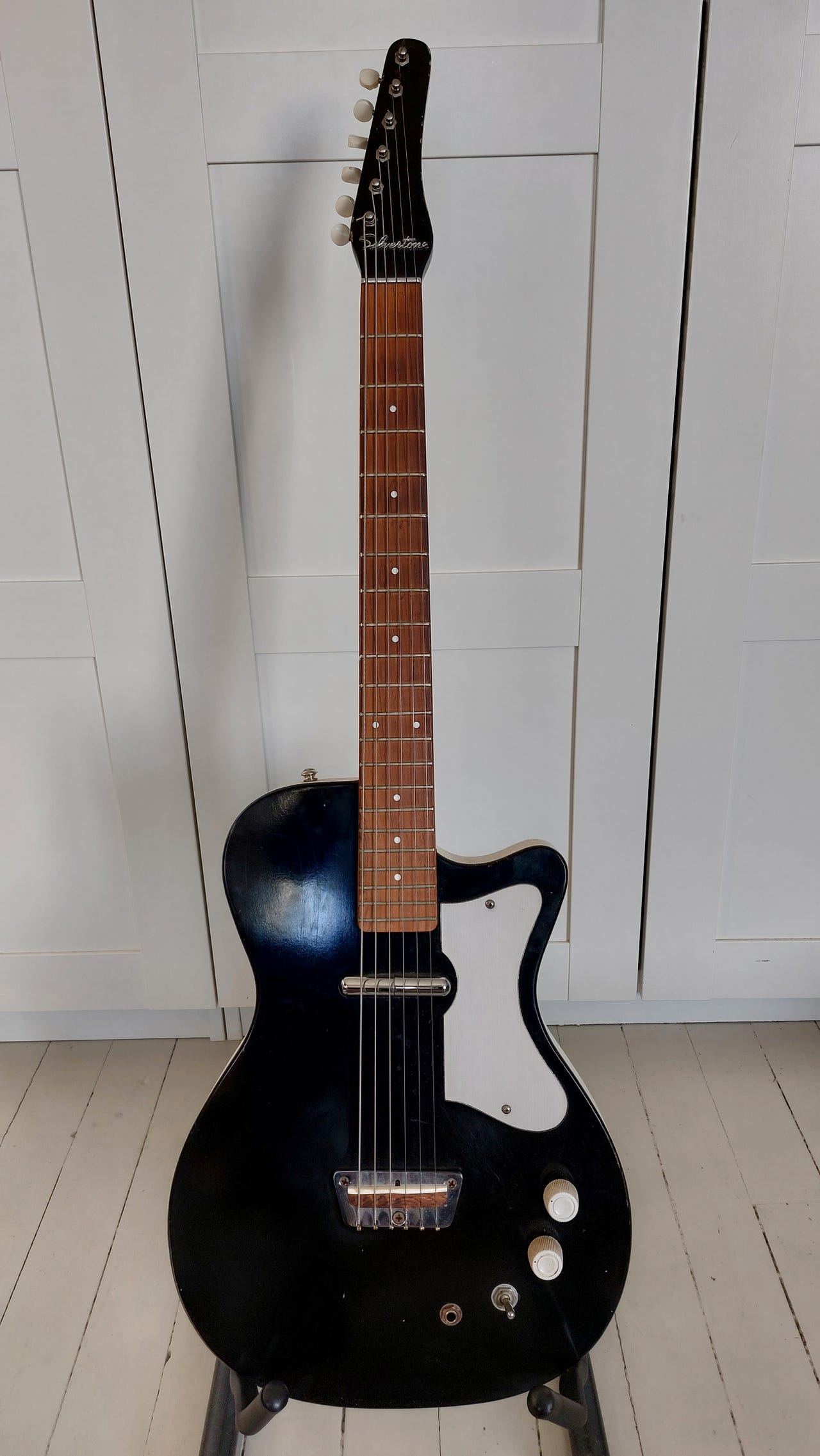 Silvertone U1 | FINN-torget