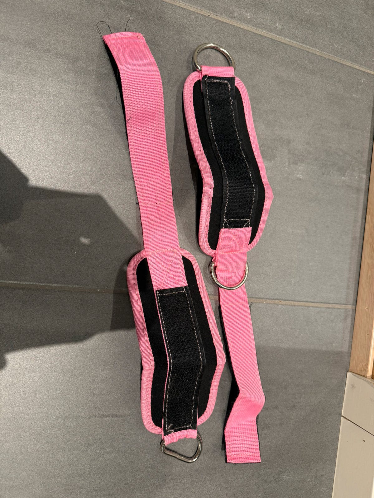 Ankelwraps til trening - rosa 2 stk | FINN-torget