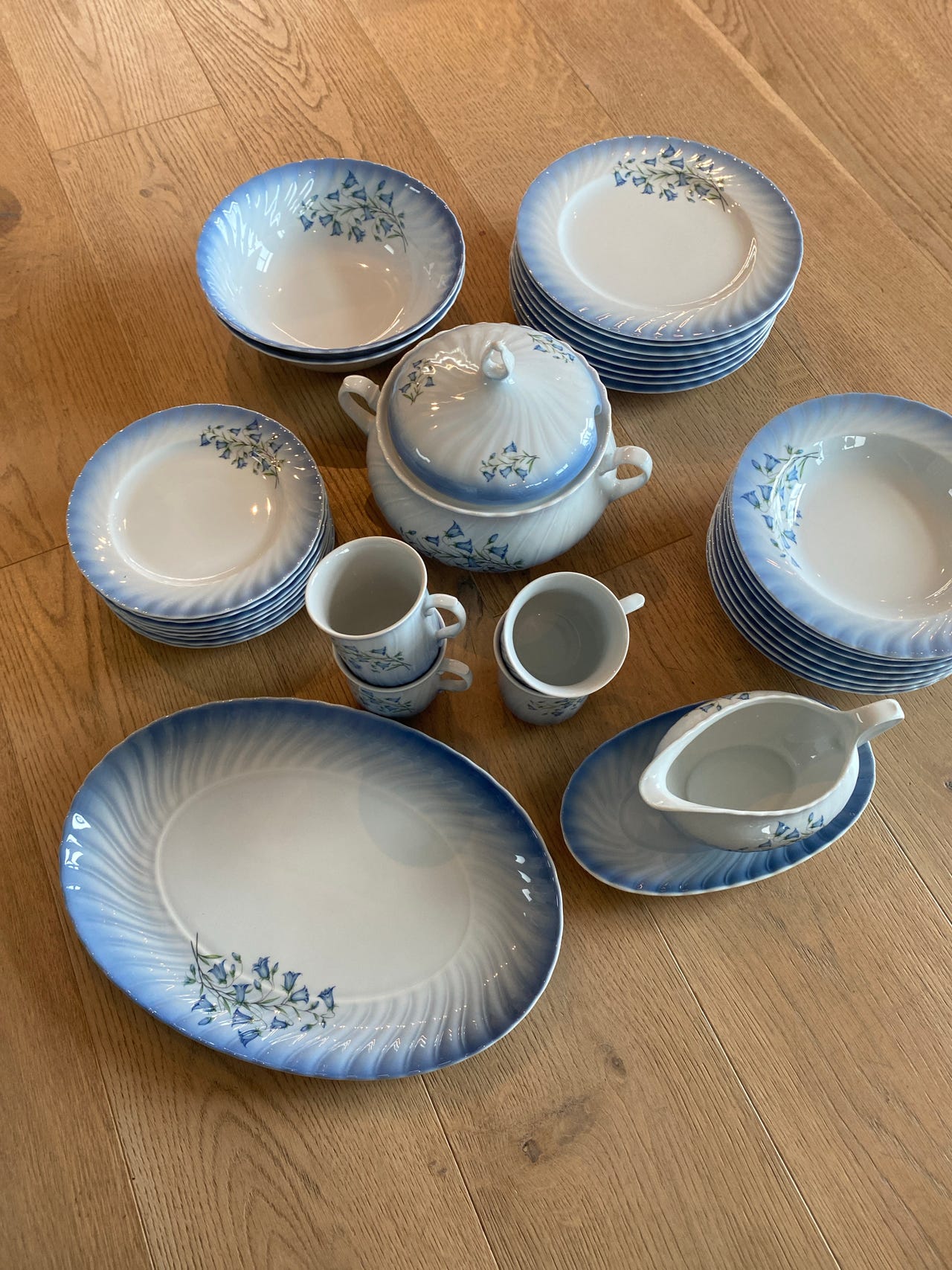 Christineholm porcelain Firkløveren - samlet sett til 8 personer | FINN-torget