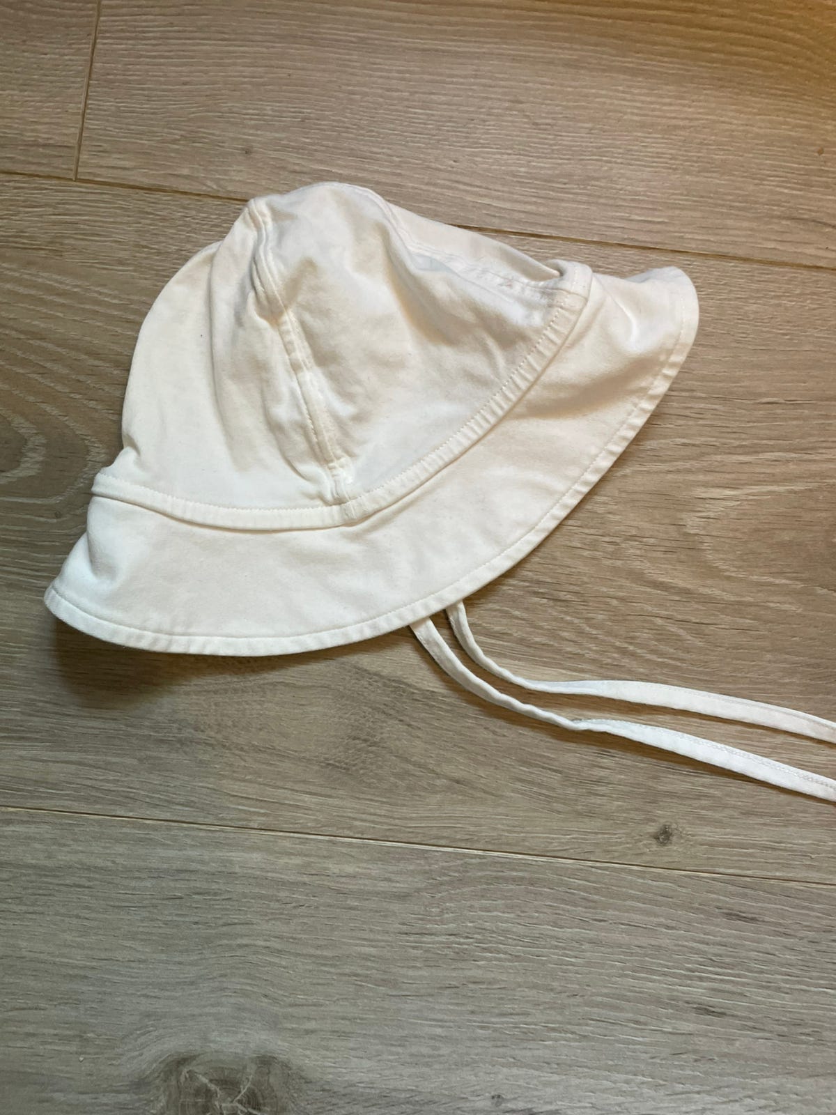 Solhatt 1-2 år Polarn o pyret | FINN-torget