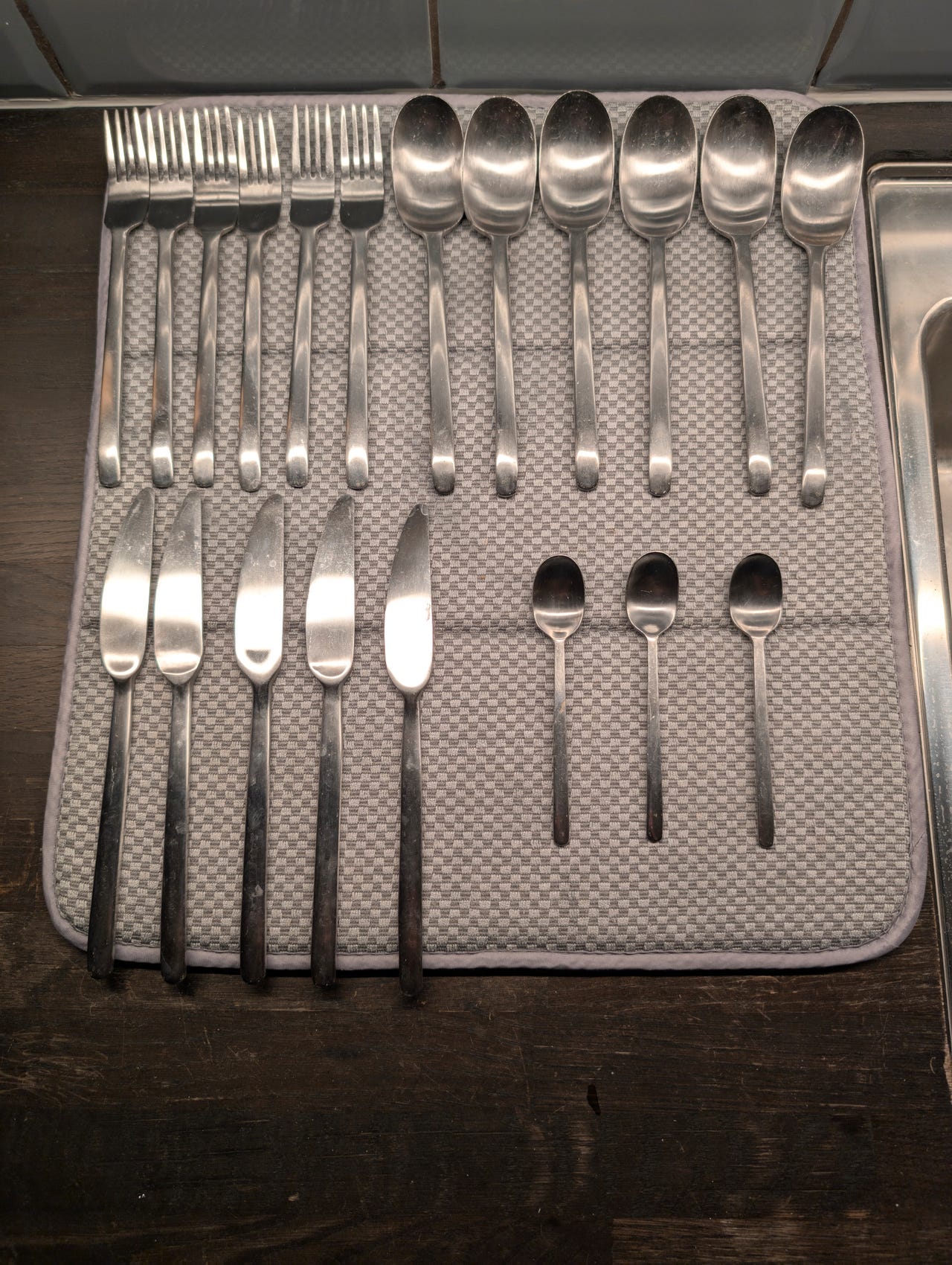 Bestikk i børstet stål | FINN-torget