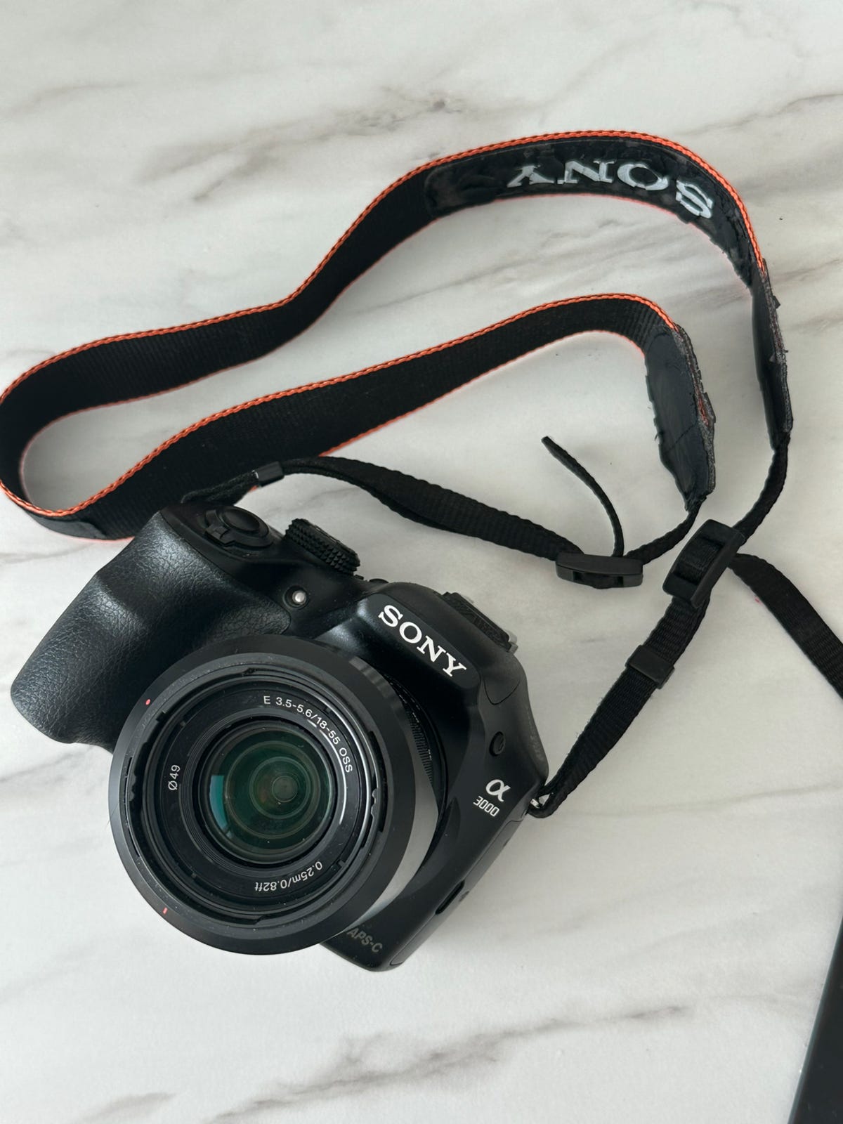 Sony Alpha 3000 m/18-55mm OSS objektiv – så godt som ubrukt | FINN-torget