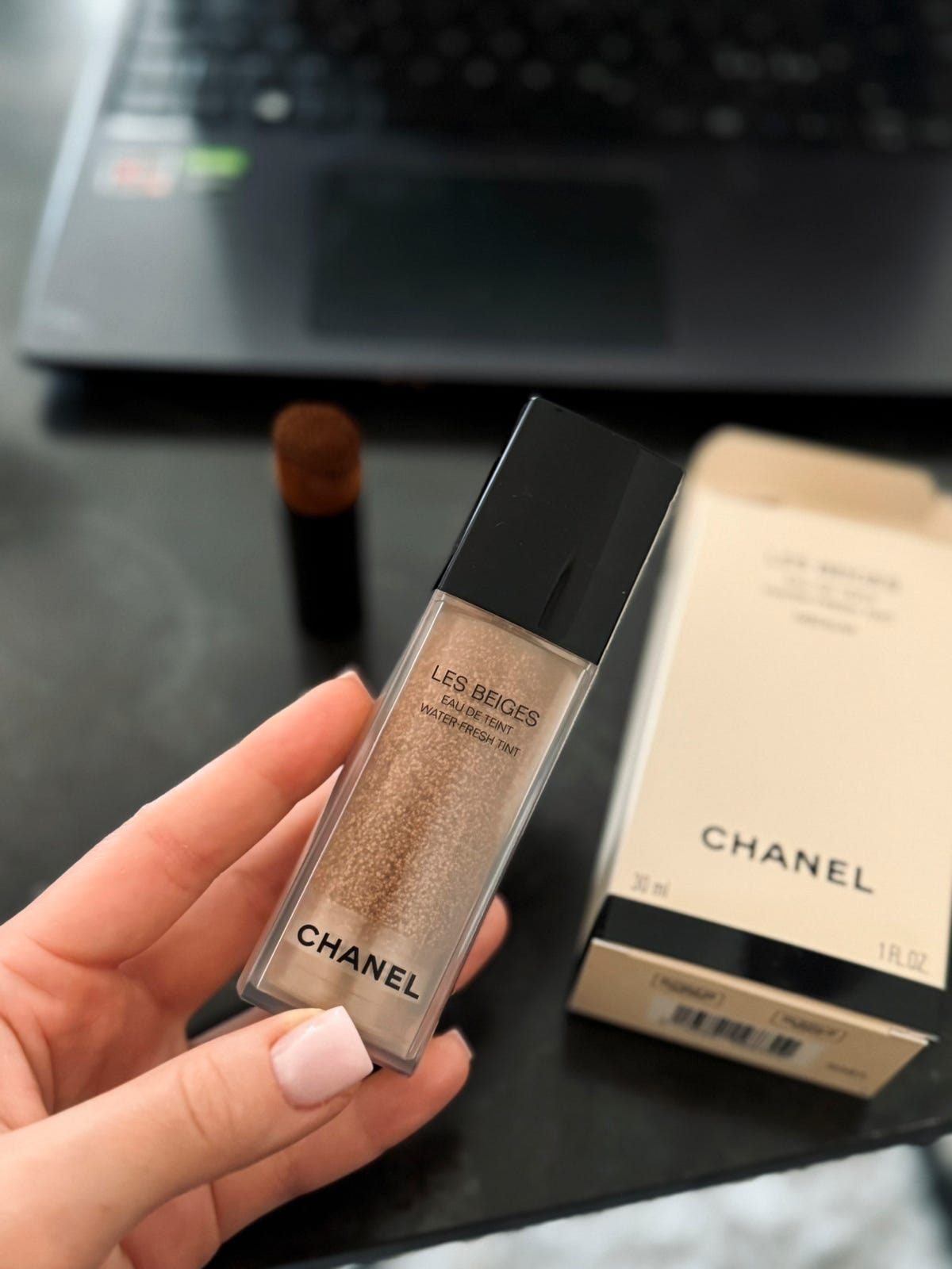 CHANEL. LES BEIGES EAU DE TEINT | FINN-torget