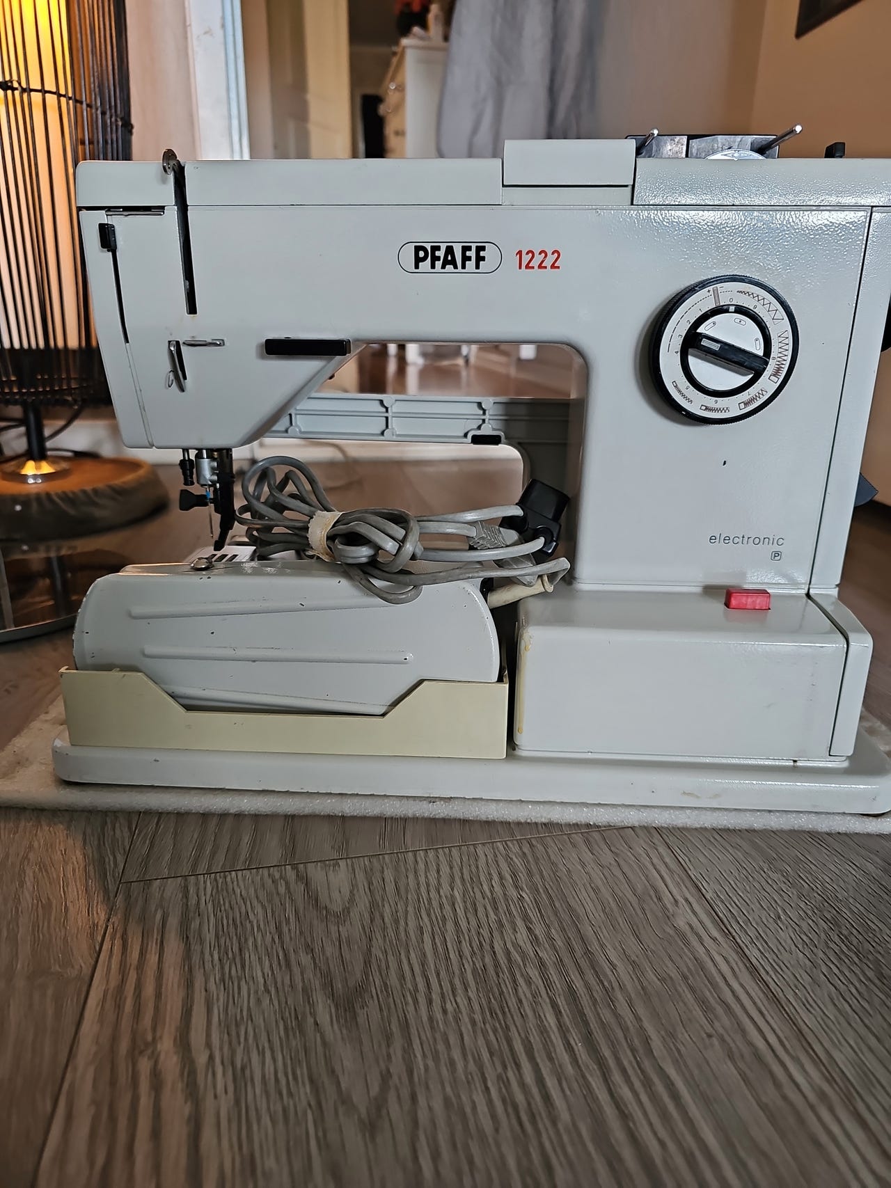 Pfaff 1222 symaskin i god stand selges kr 1000,- | FINN-torget