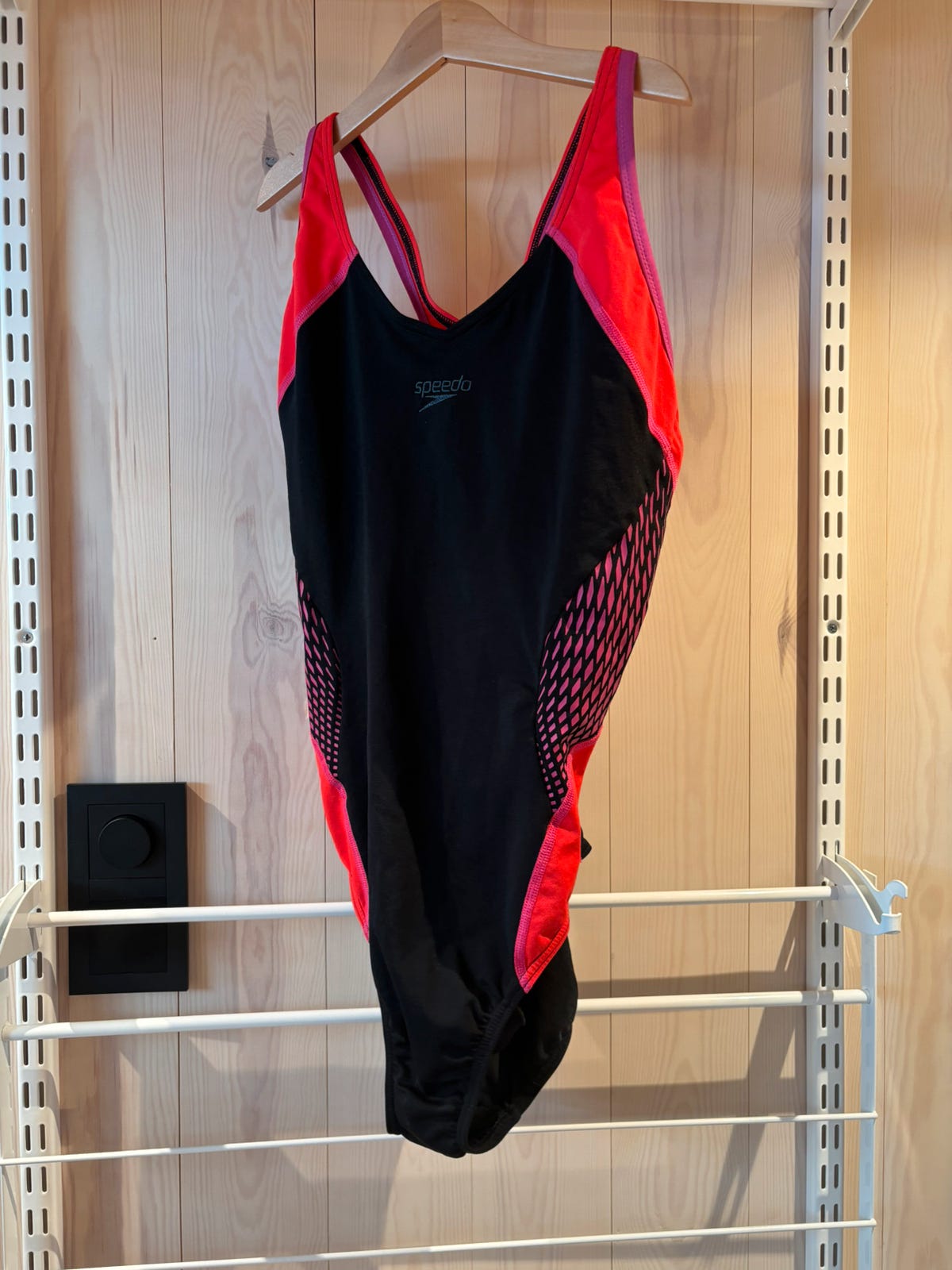 Speedo badedrakt L / XL (speedo 40, EU 44) | FINN-torget