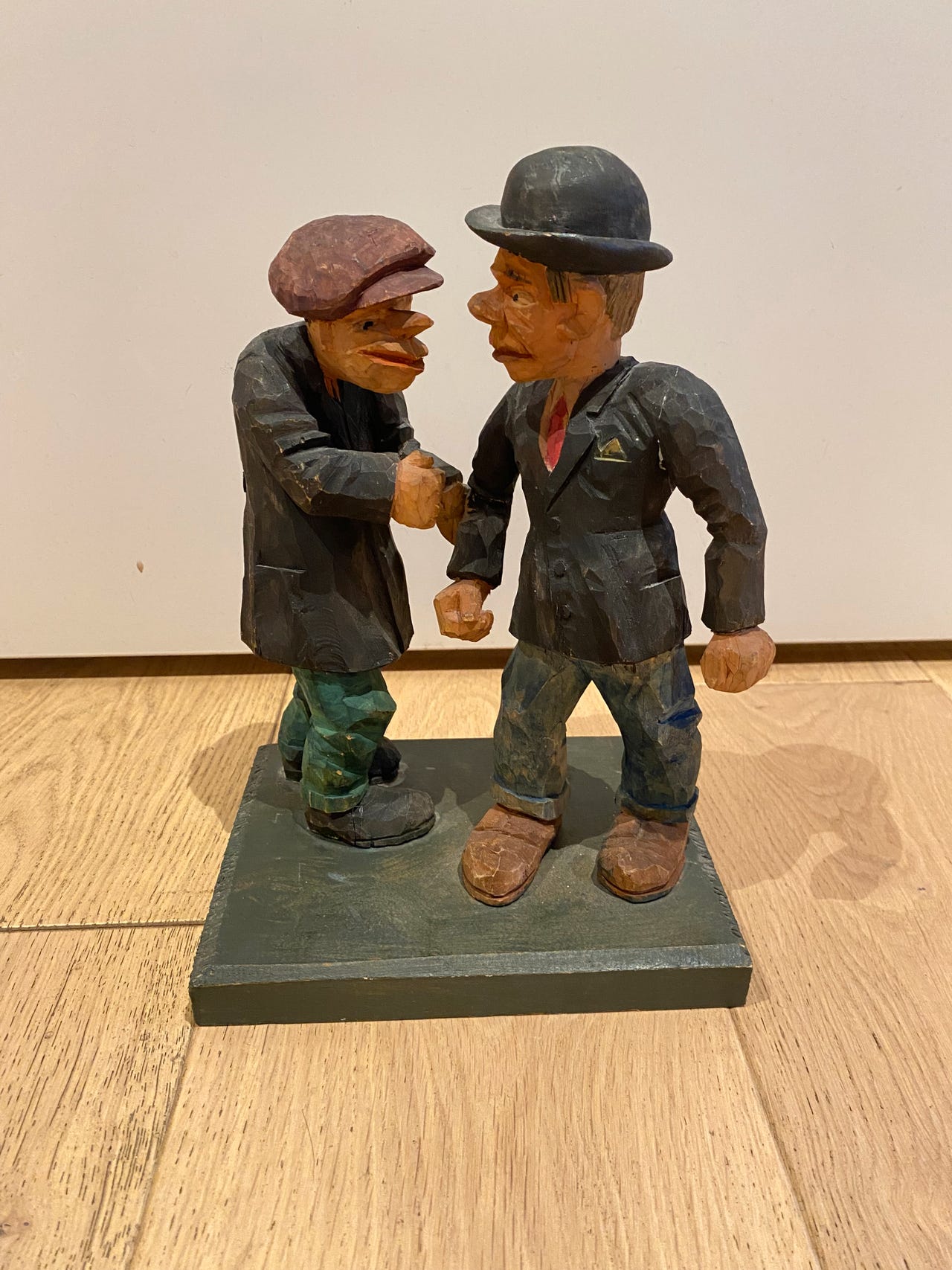 Trefigur - Signert Roland Lundgren(?) | FINN-torget