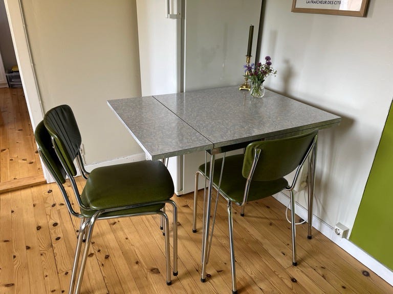 Respatex bord med 3 stålrør-stoler | FINN-torget