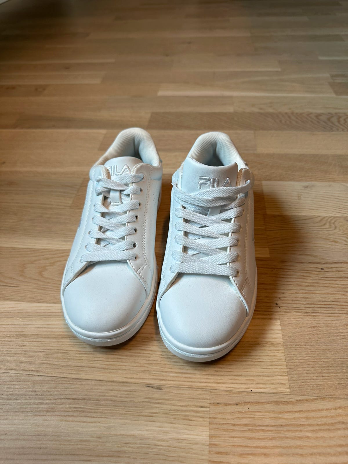 Fila hvite sko | FINN-torget