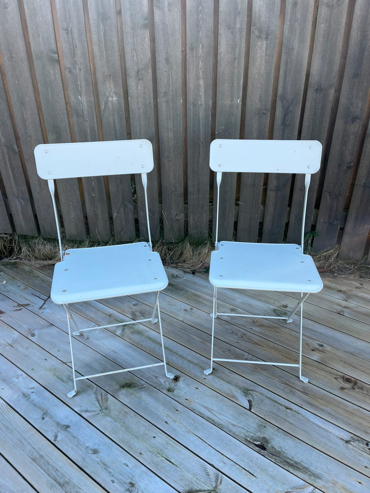 To ute-stoler gis bort | FINN-torget