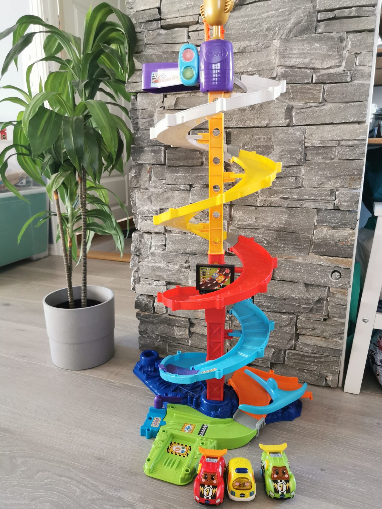 Vtech bilbane + 3 biler | FINN-torget