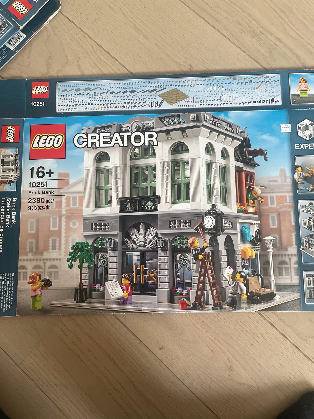 Lego Creator Brick Bank | FINN-torget