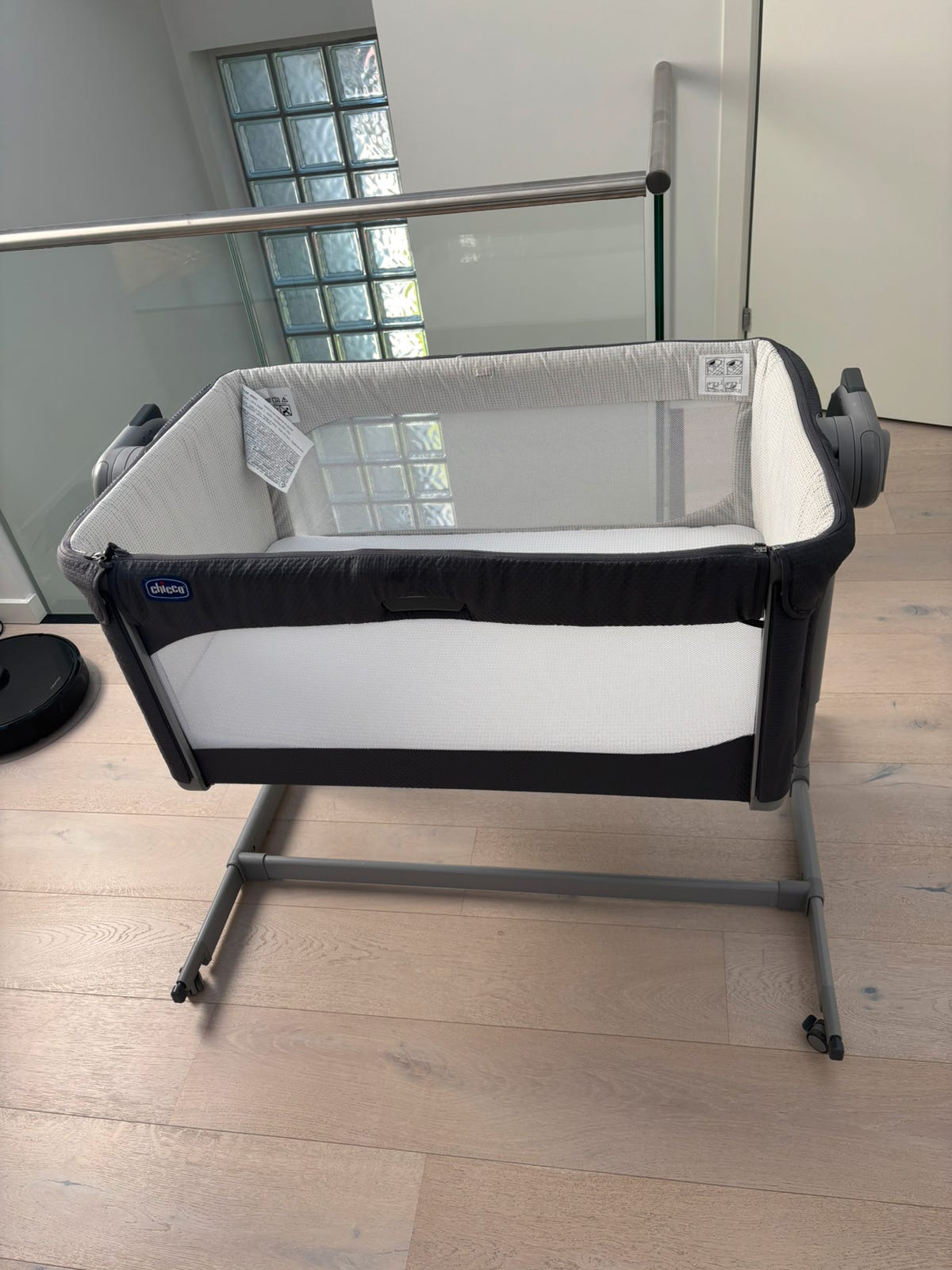 COMBO - Chicco Magic next2me crib and baby scale | FINN-torget