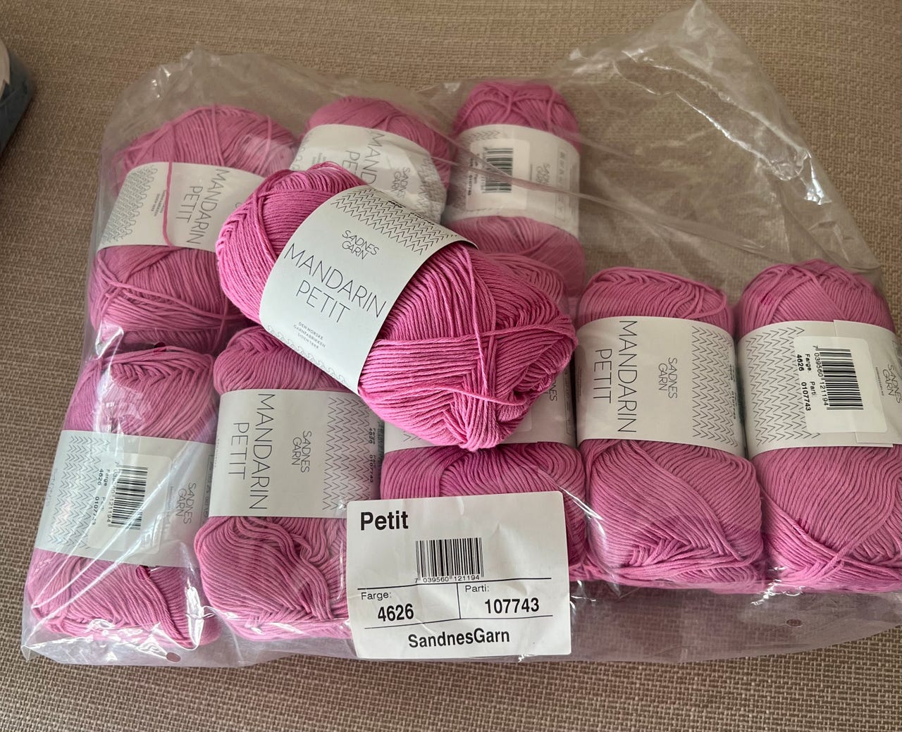 Sandnes Mandarin Petit 4626 Shocking Pink | FINN-torget