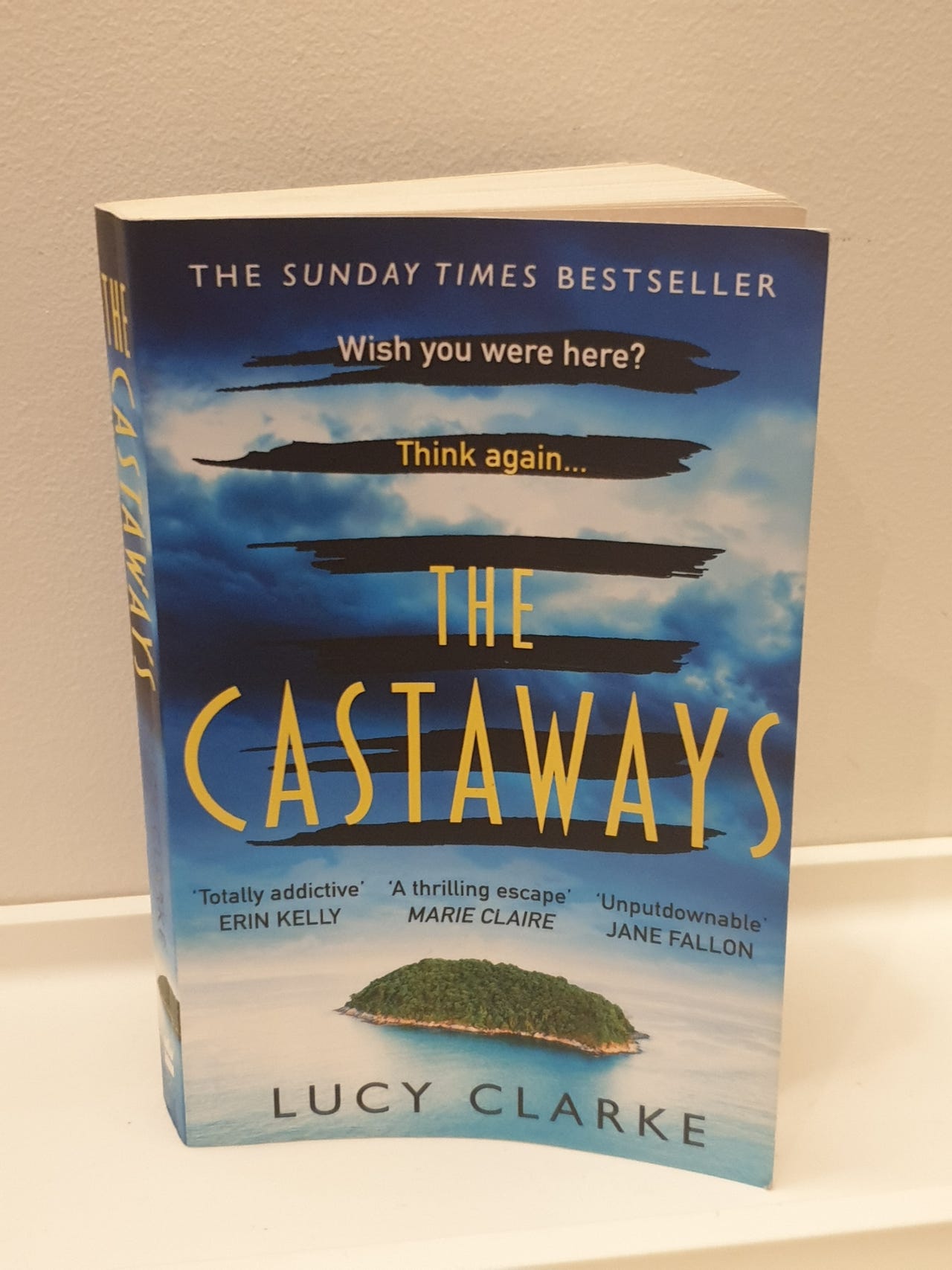 "THE CASTAWAYS"-Lucy Clarke | FINN-torget