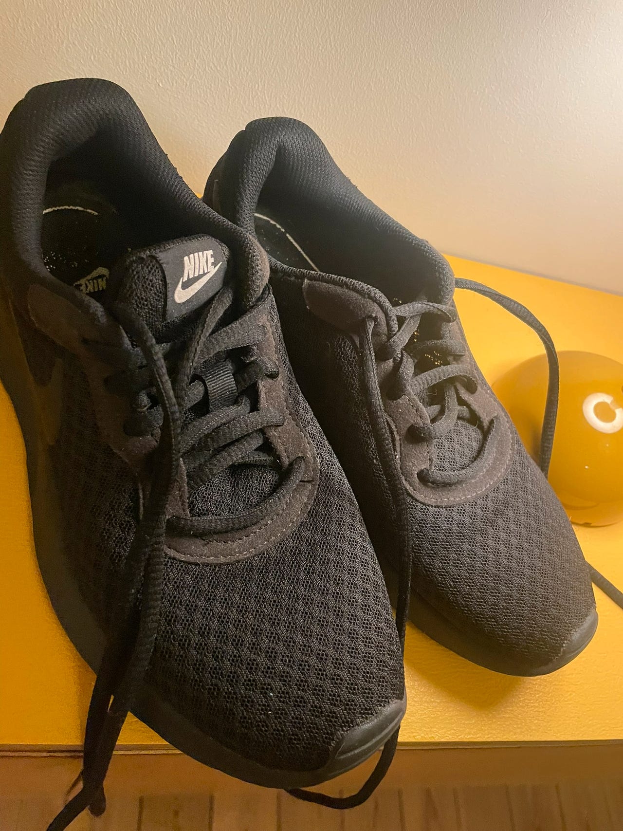 Nike sorte trenings/gå sko | FINN-torget