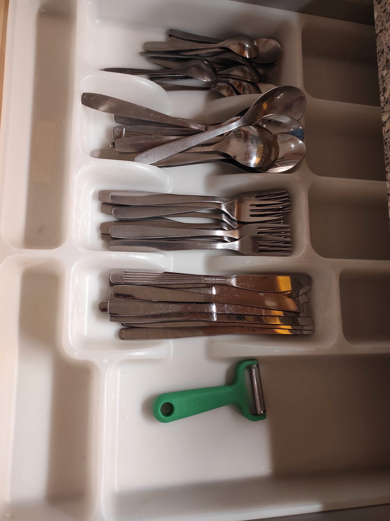 Tallerkener, kopper, bestikker | FINN-torget