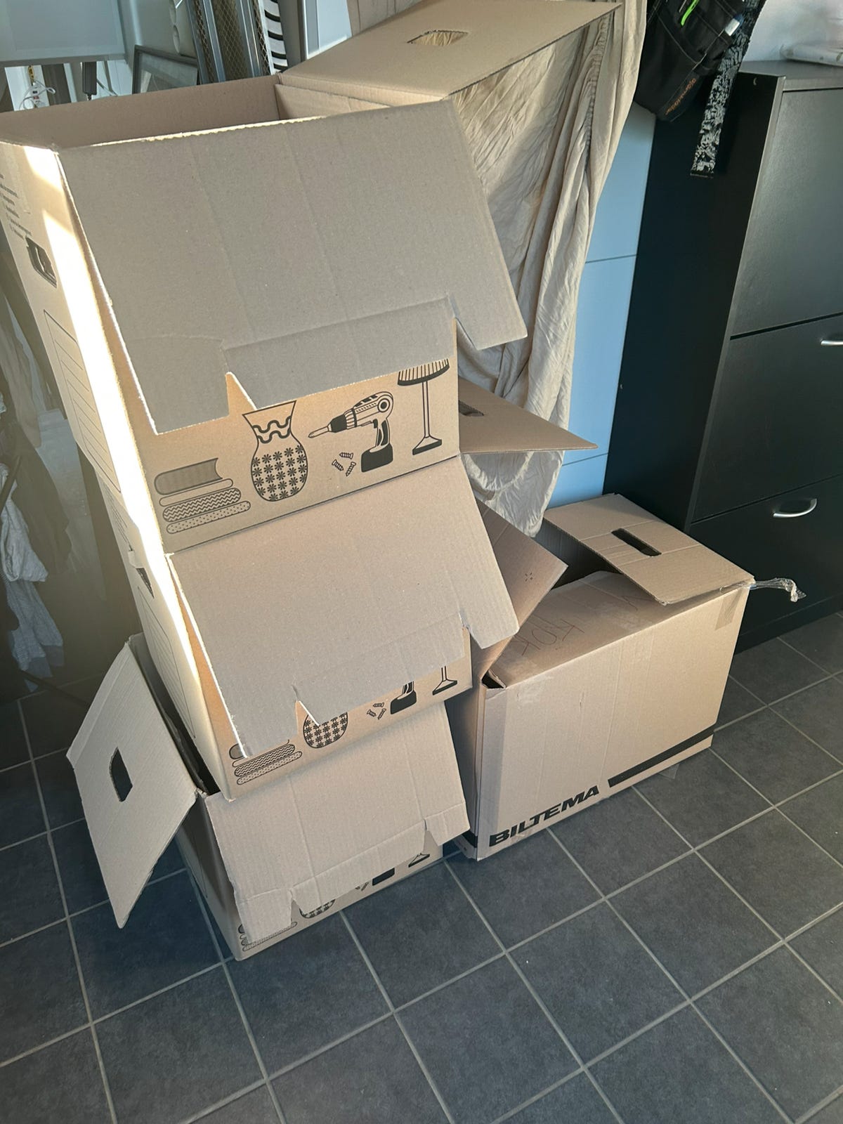 Flytteesker gis bort | FINN-torget