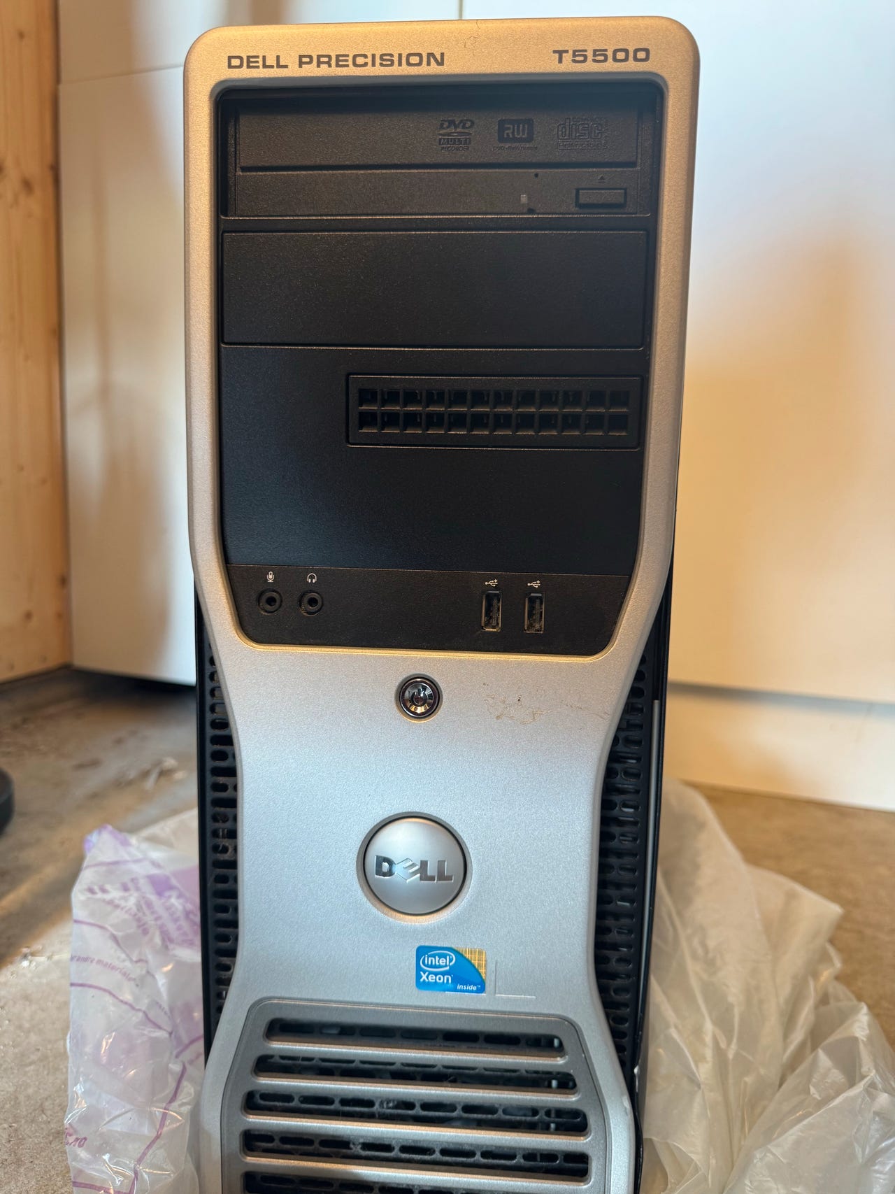 Dell T5500 - Intel Xeon - 24GB Ram - NVIDIA Quadro 4000 2GB - 875 Watt ...