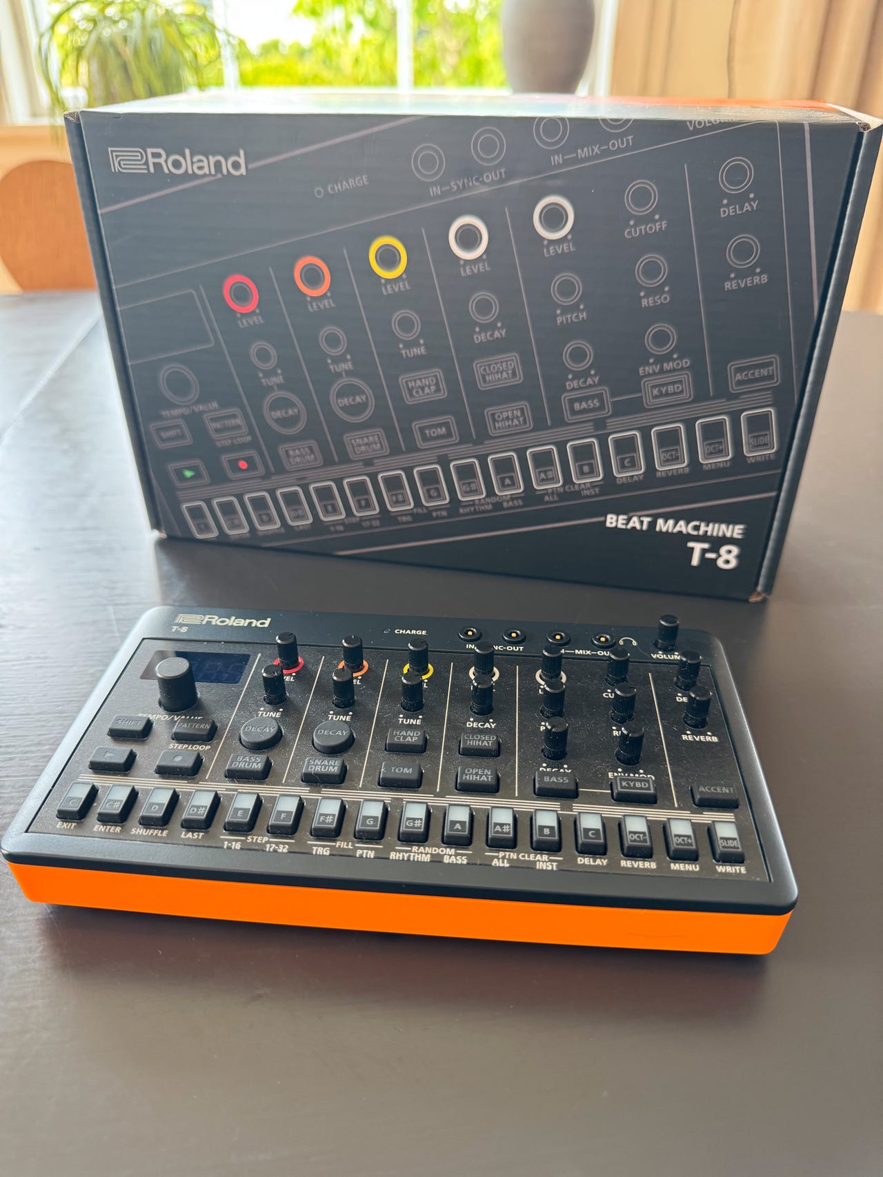 Roland Aria Compact T-8 beat machine | FINN-torget