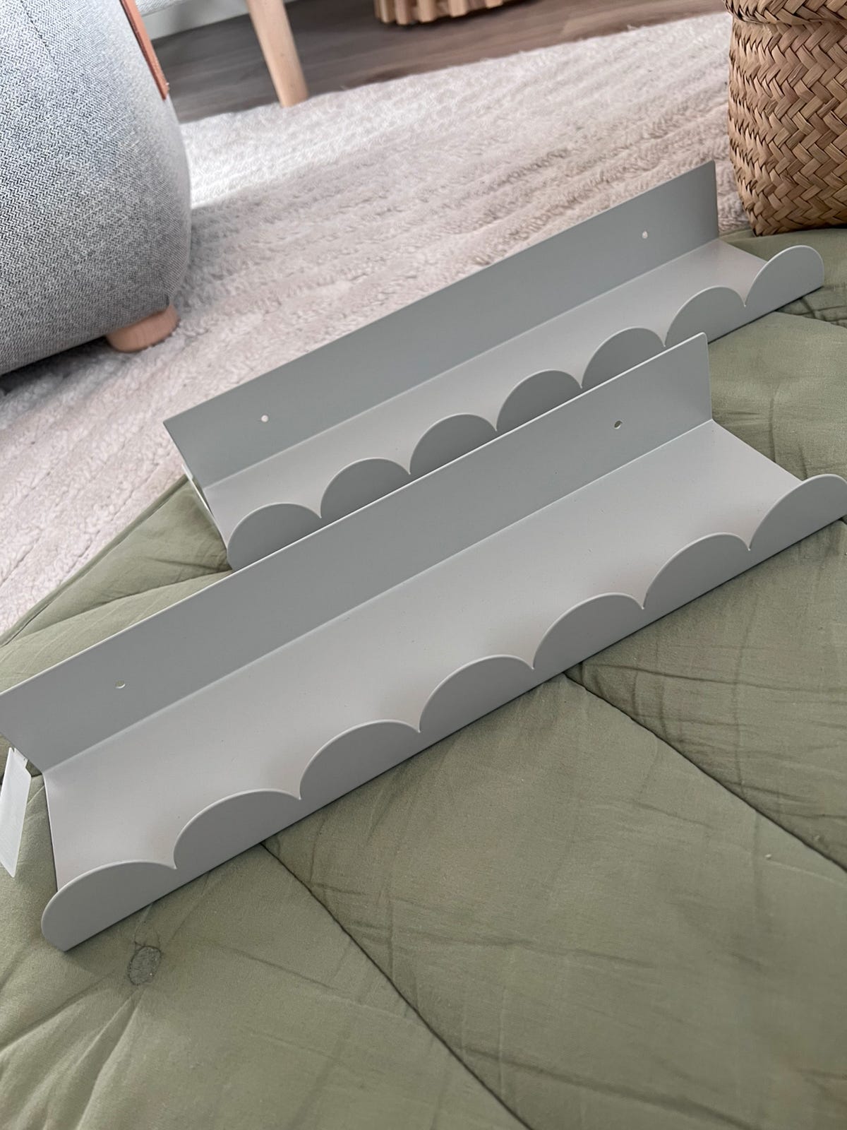 To stk hyller fra HM til barnerom (grå, metall) | FINN-torget