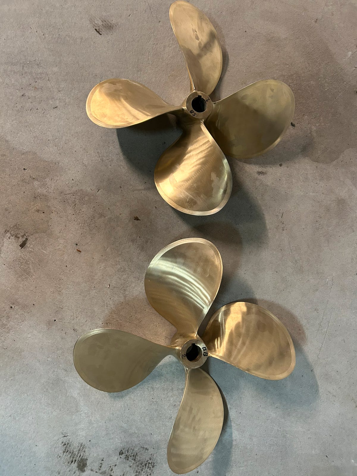 Et sett propeller 22x32 LH og RH | FINN-torget