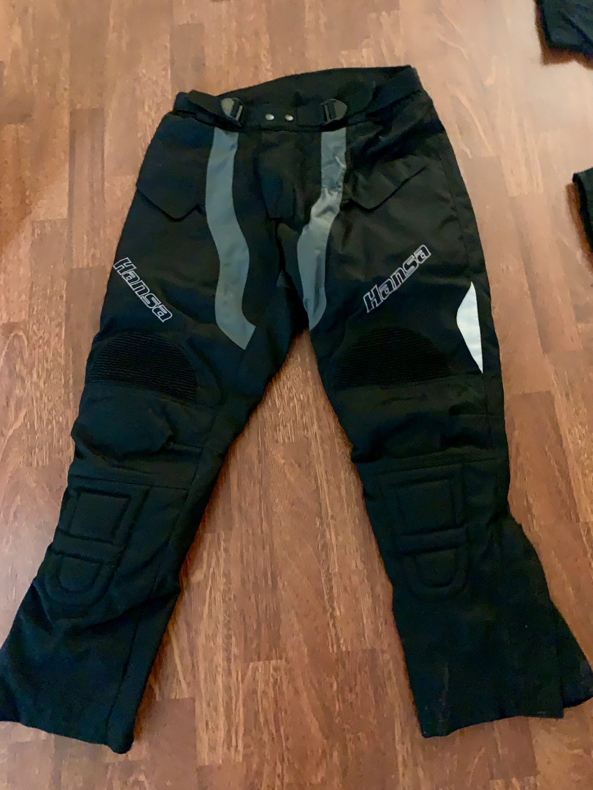 2 stk MC bukser selges | FINN-torget