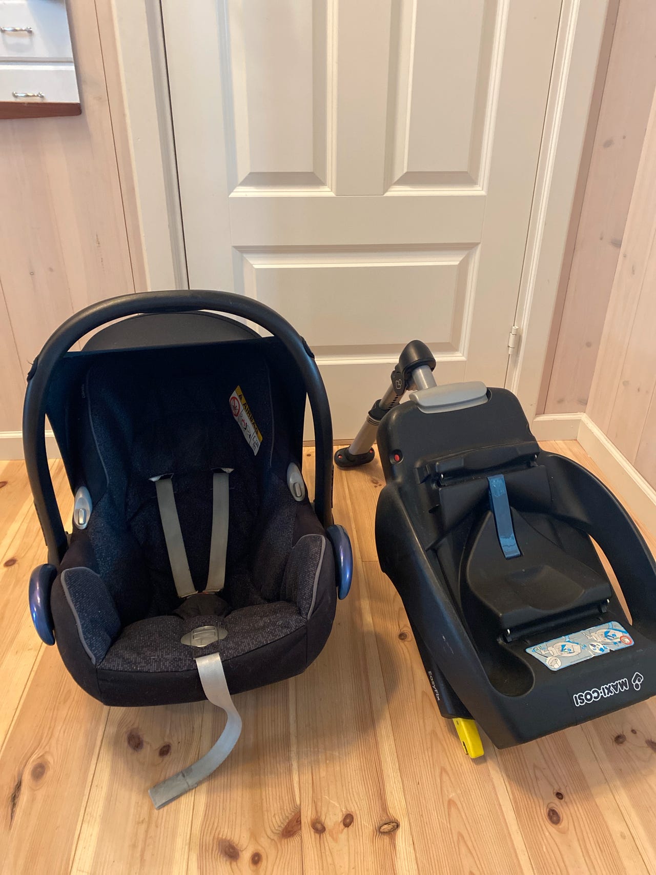 Maxi-cosi bilstol med EasyFix base | FINN-torget