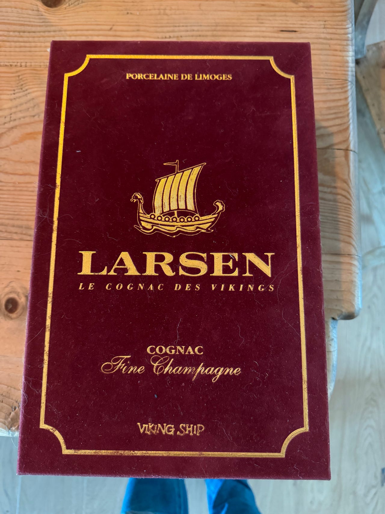 Larsen Ruby Red Viking Ship | FINN-torget