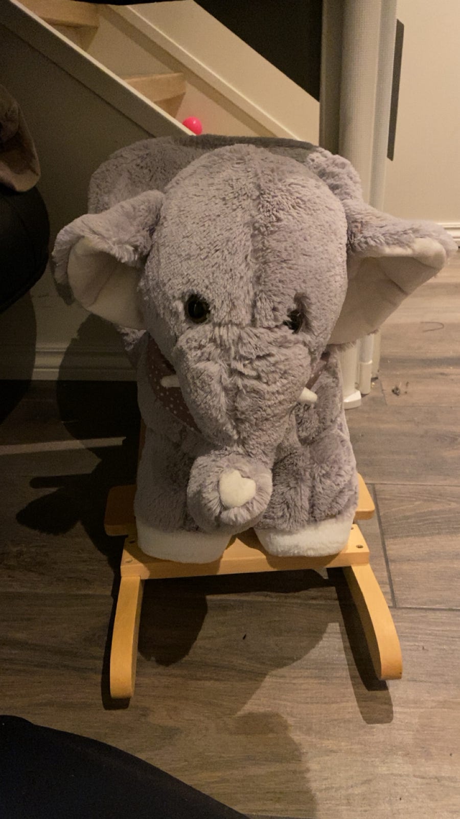 Yngri gynge elefant | FINN-torget