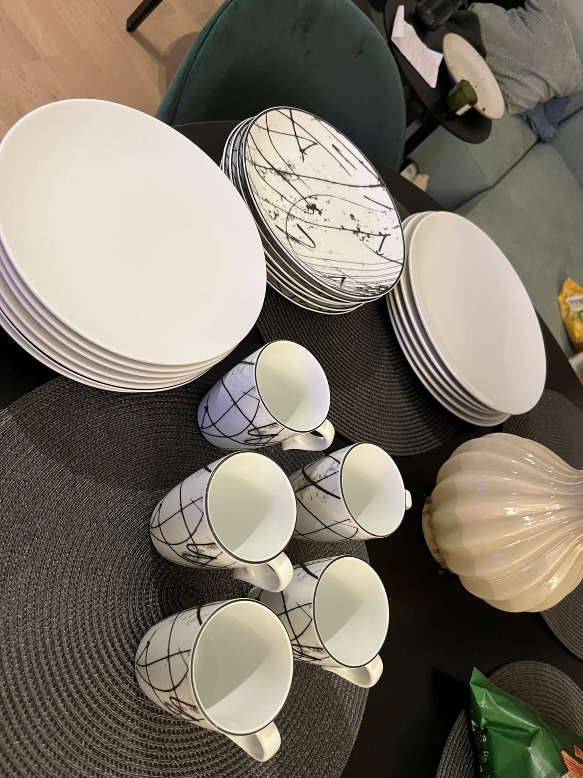 Servise selges samlet | FINN-torget