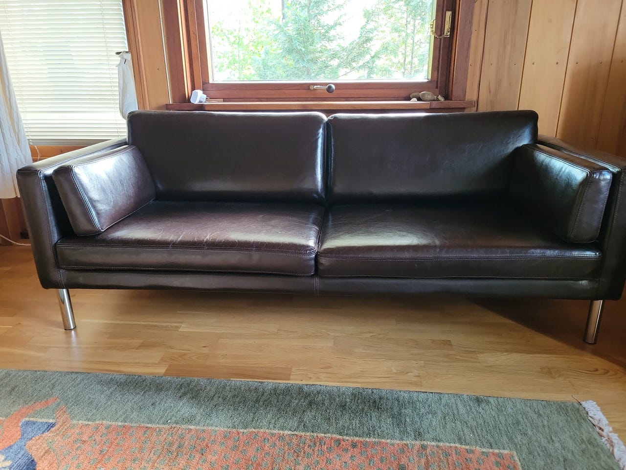 Brun/svart skinnsofa 3 seter | FINN-torget