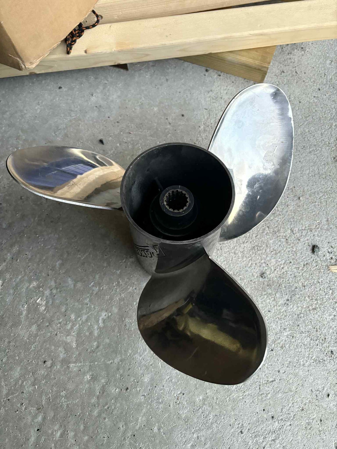 Nesten ny Raker 2 14,5 x 22 – Høyytelses propell | FINN-torget