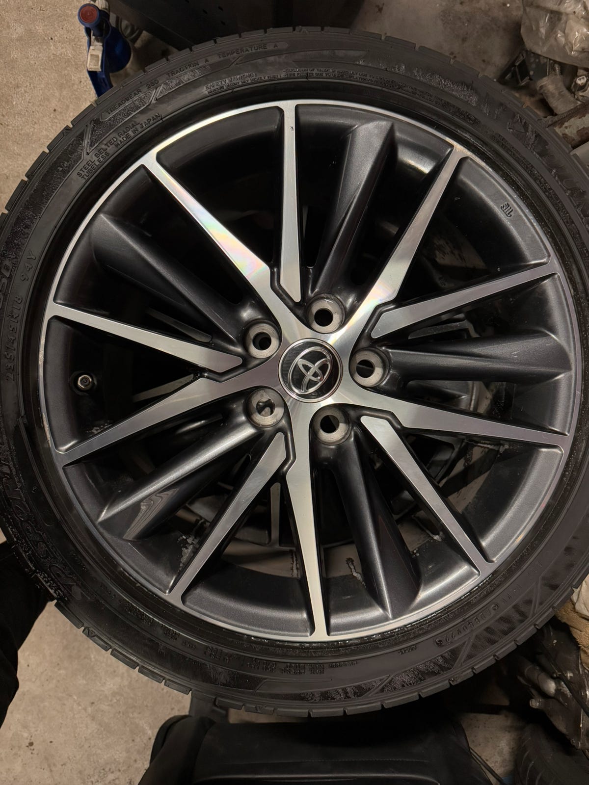 Originale Toyota Felger 17“ | FINN-torget