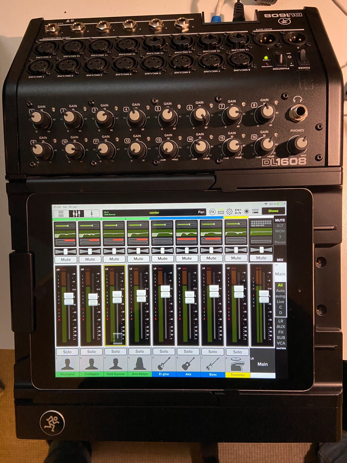 Mixer Mackie DL1608 | FINN-torget