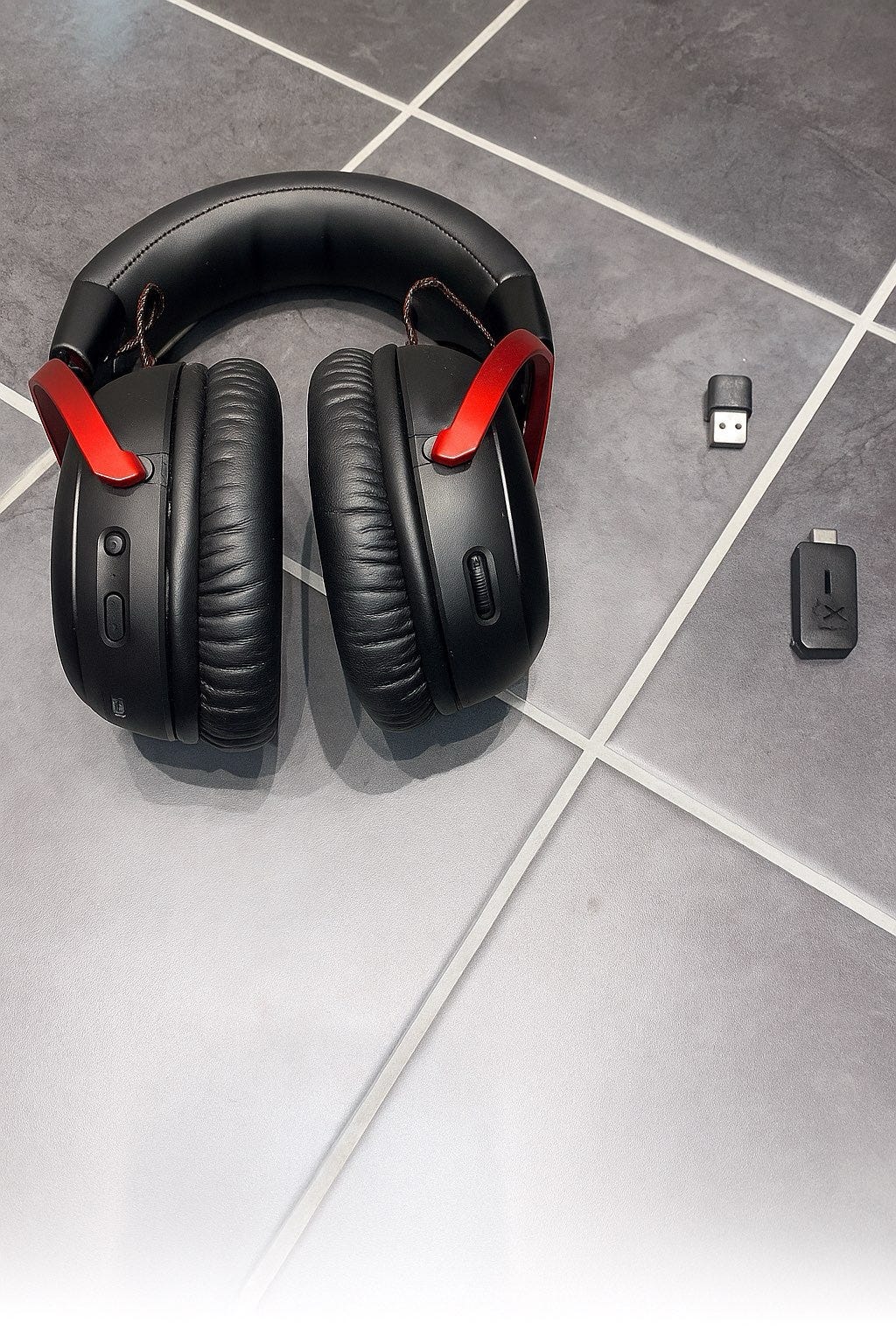 HyperX Cloud III Wireless gaming headset – USB + USB-C dongle | FINN-torget