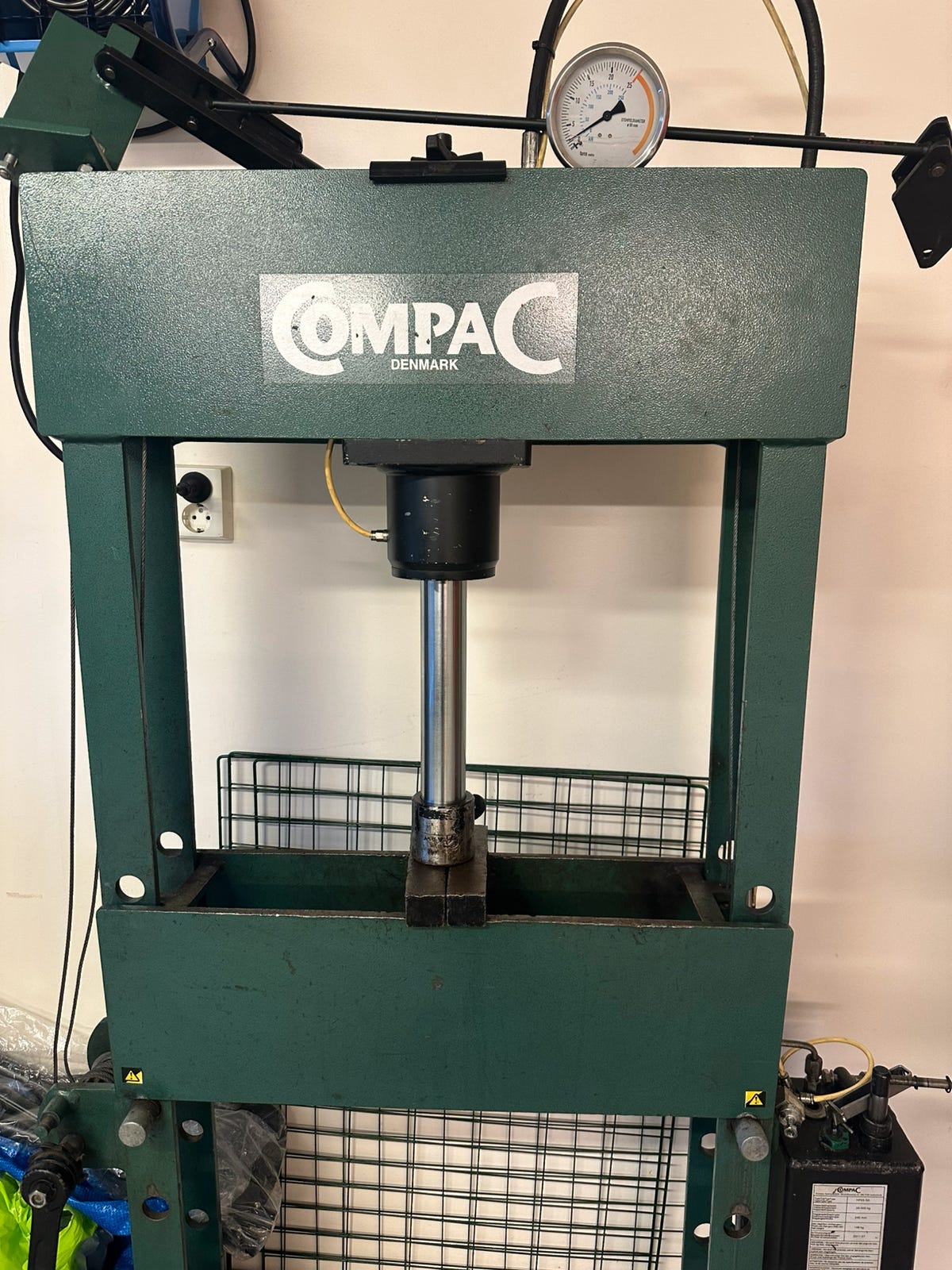 Compac presse 25 tonn | FINN-torget