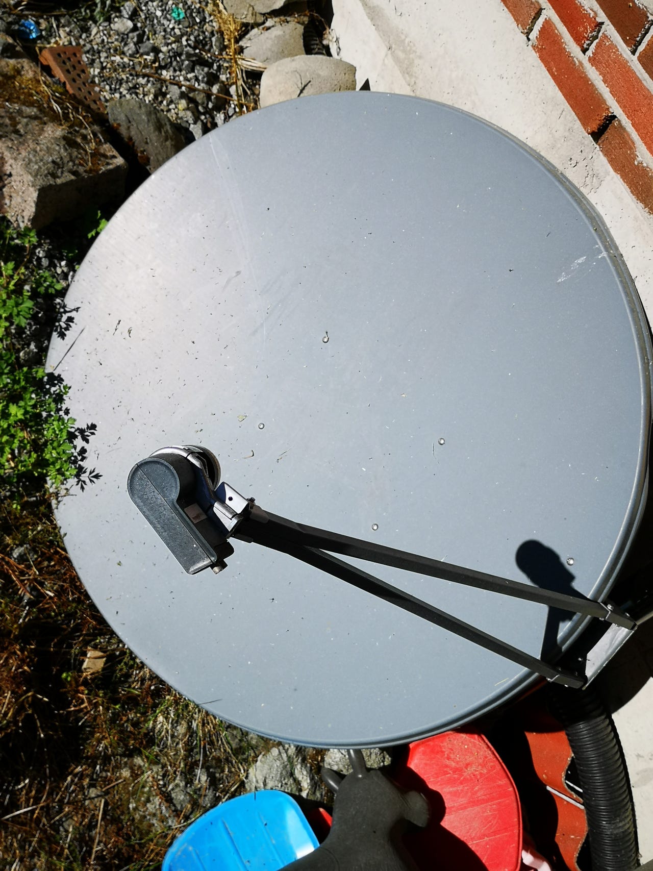 Satelit parabolantenne og LNB | FINN-torget
