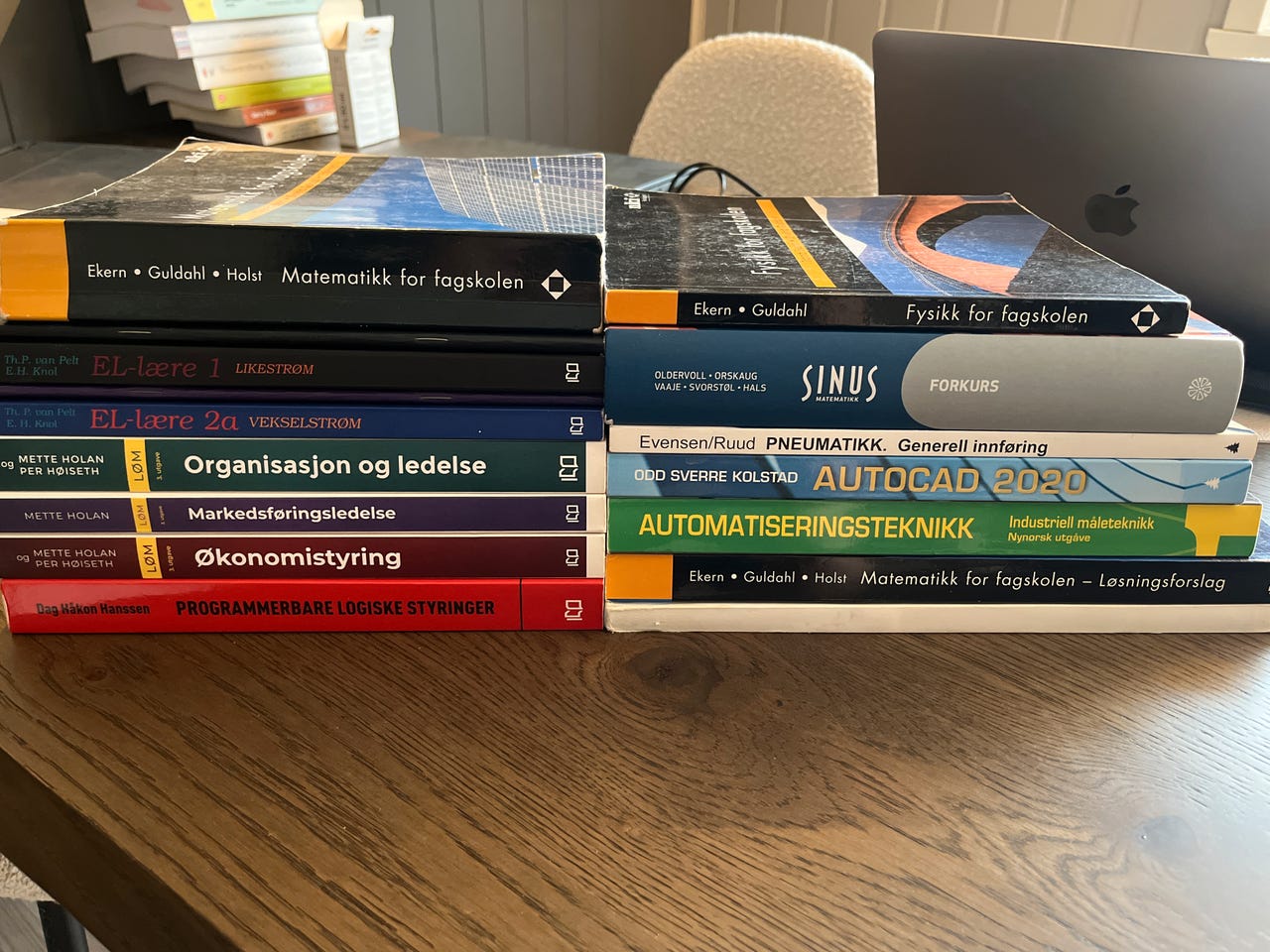 Bøker til teknisk fagskole automasjon | FINN-torget