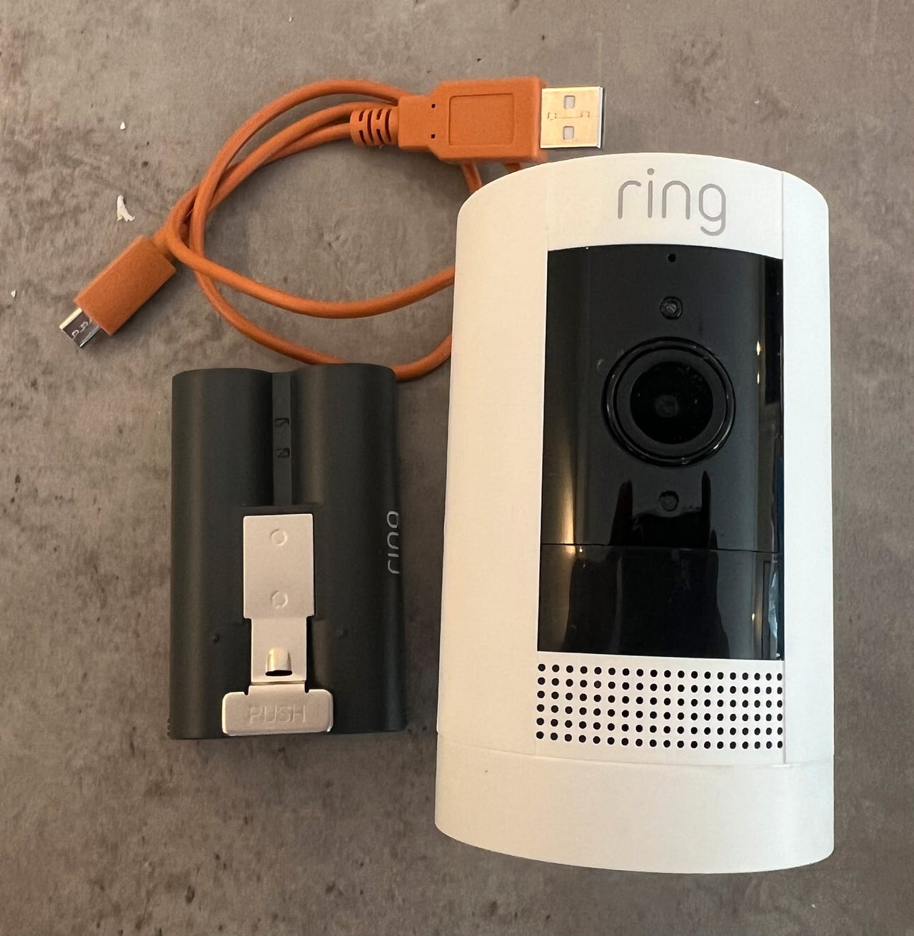 Ring Stick Up Cam med ekstra batteri – selges rimelig! | FINN-torget